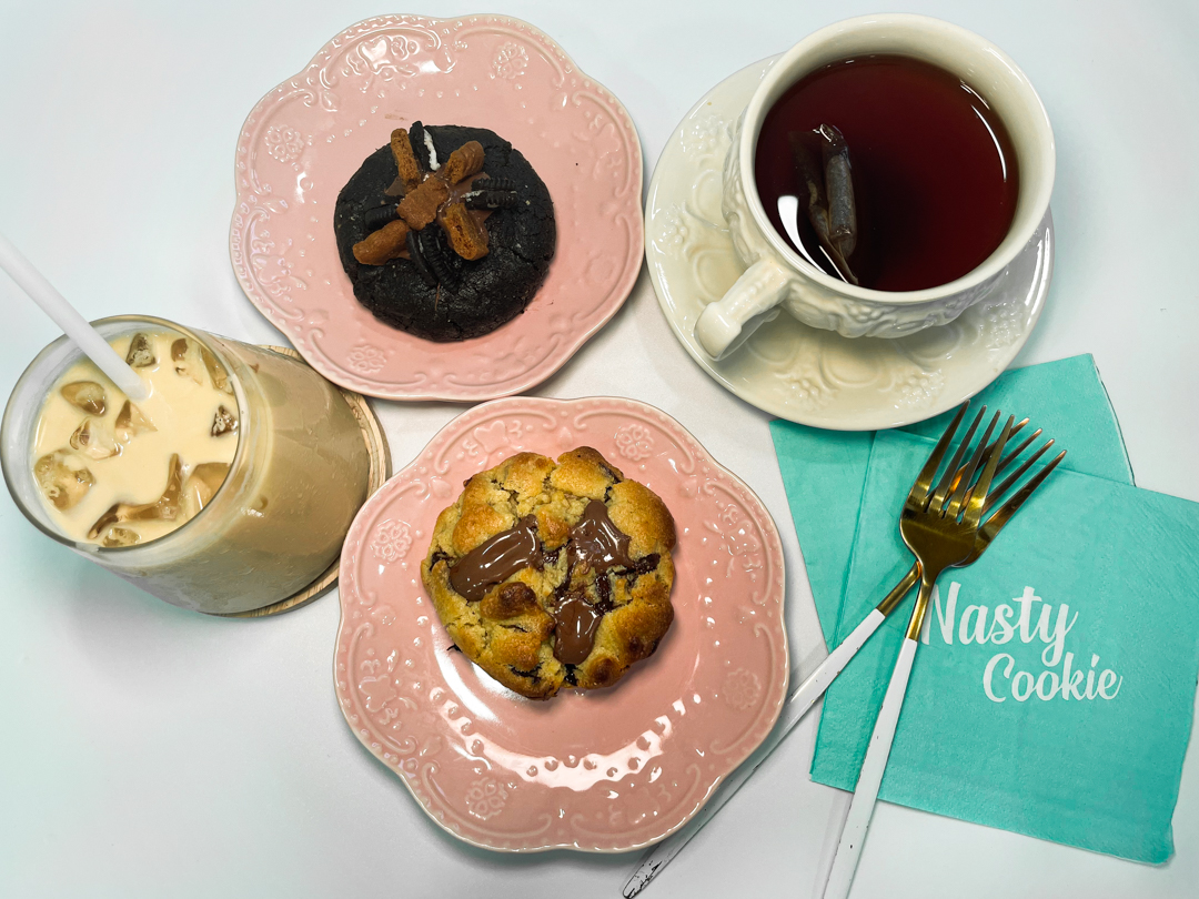 Review | Nasty Cookie Cafe | Tiffany Blue Inspired Decor - Monice